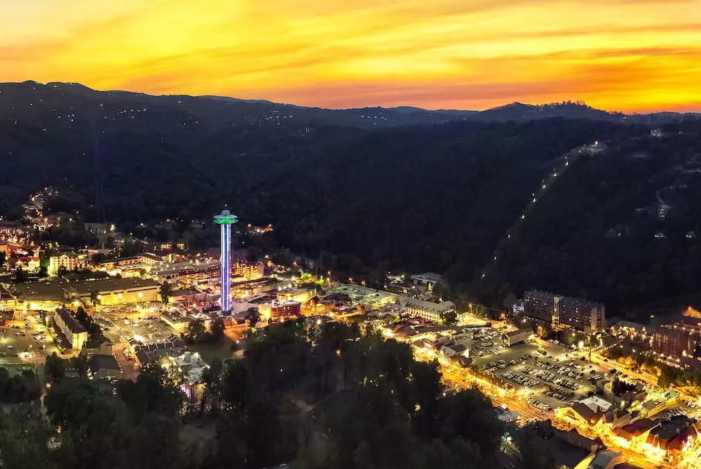 5 Fun Things to Do in Downtown Gatlinburg at Night